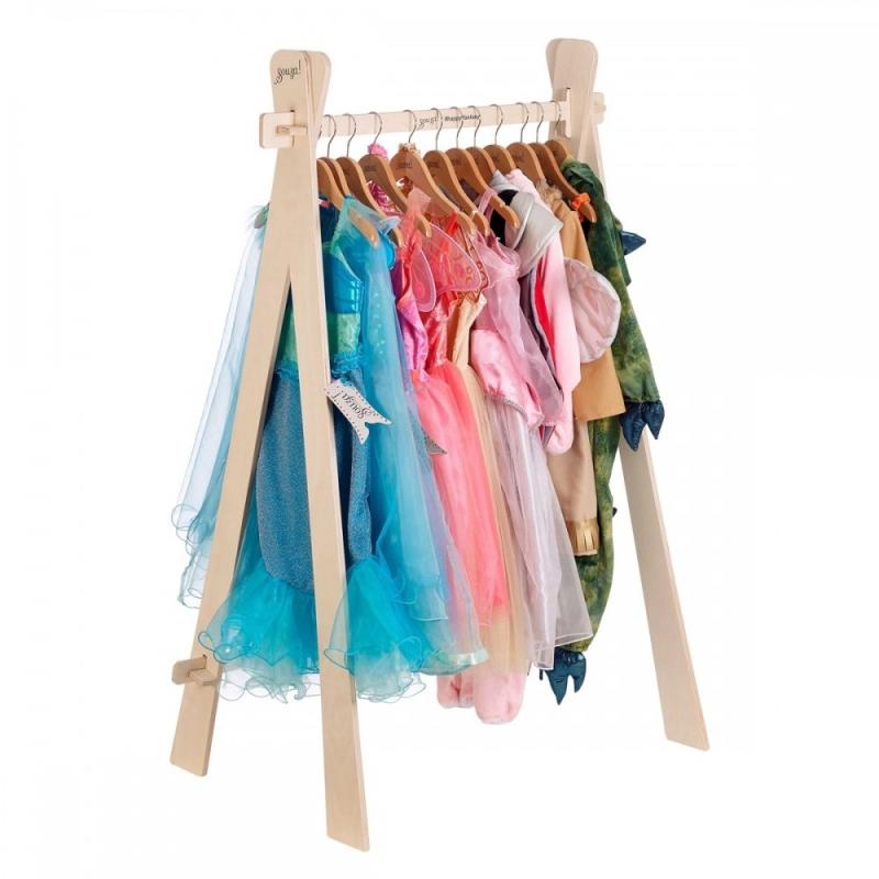 Costume Rack Display • Ανέλιξη